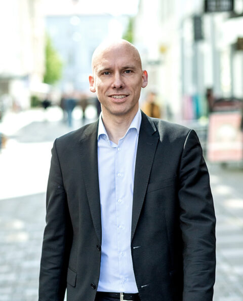 Handy beschlagnahmt: Was darf die Polizei & was Sie tun können